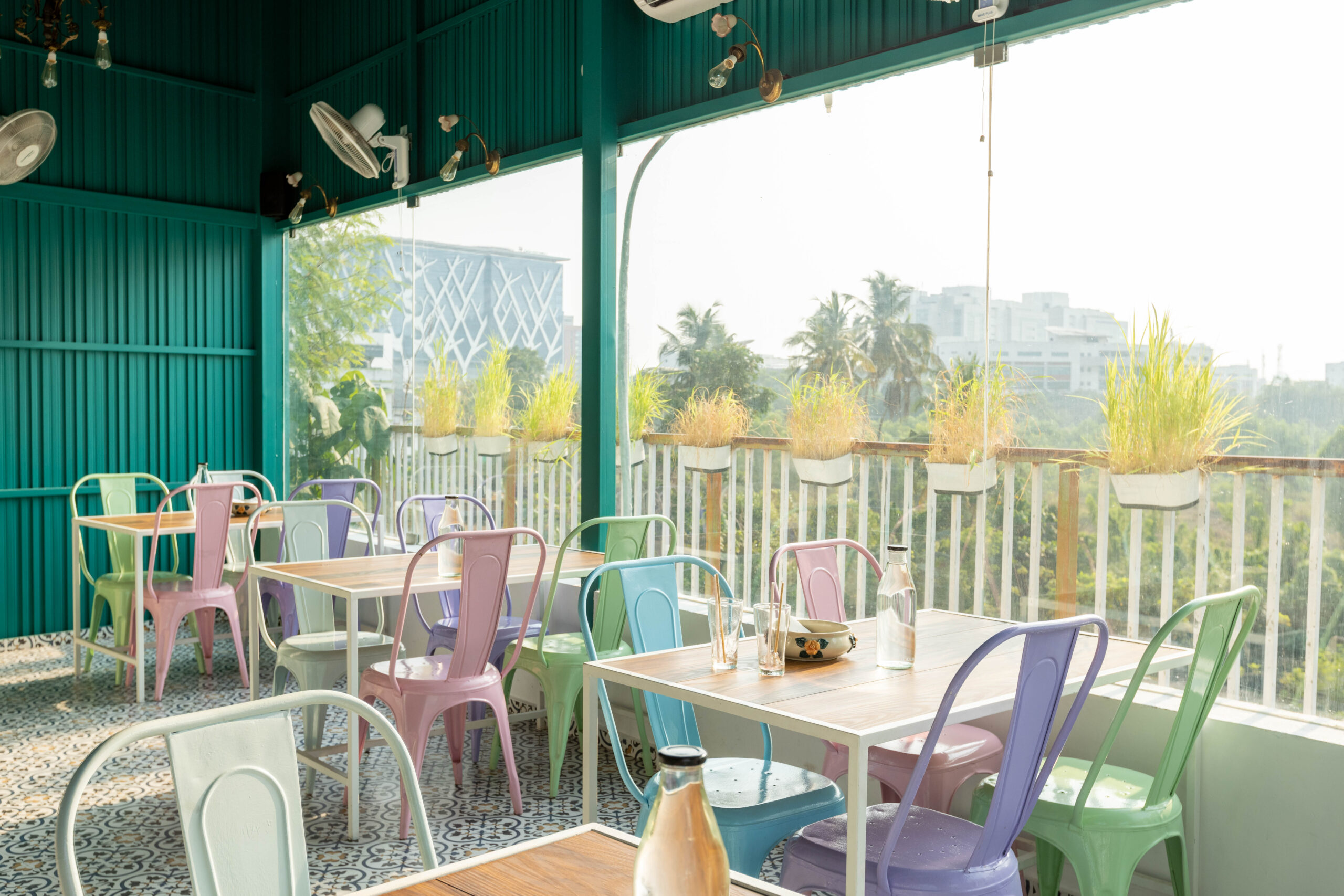 Loose Dancer Cafe – Azhak Art